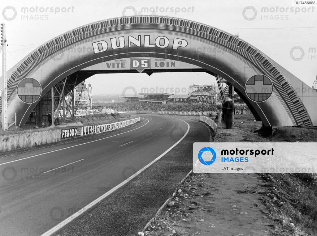 The Dunlop bridge. | 24 Hours of Le Mans | Motorsport Images